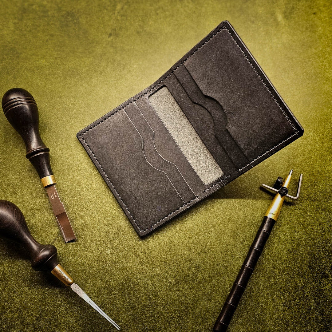 Handmade Leather Bi Fold Card Holder / Minimalist Wallet - Etsy
