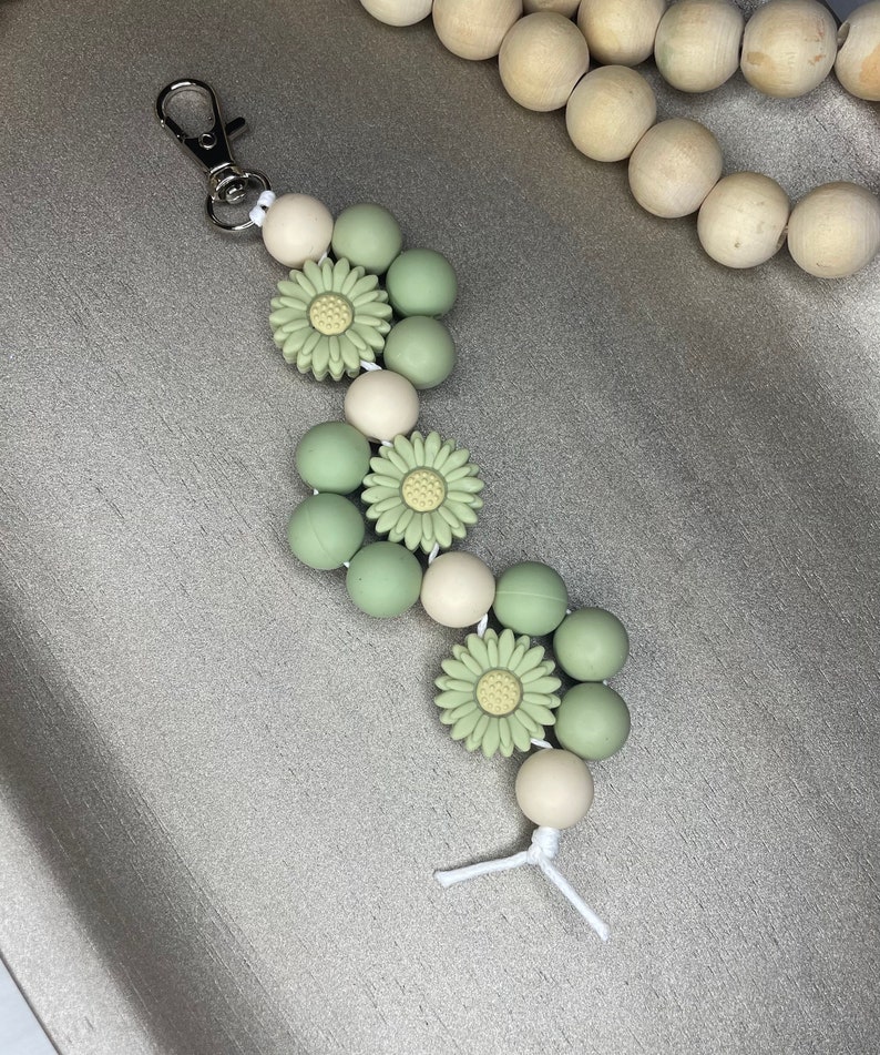 Flower Keychain, Silicone Beaded Keychain, Green Flower Keychain - Etsy