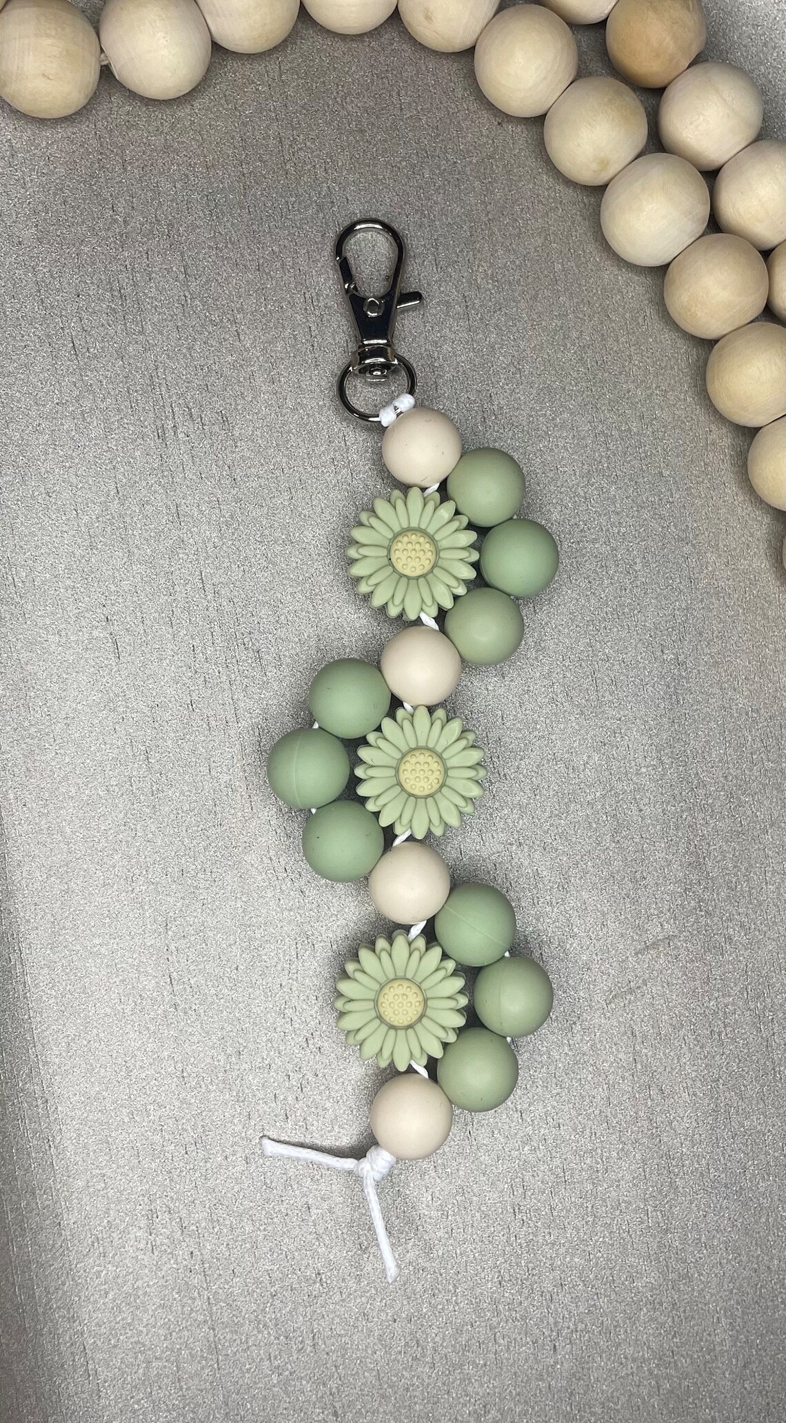 Flower Keychain, Silicone Beaded Keychain, Green Flower Keychain - Etsy