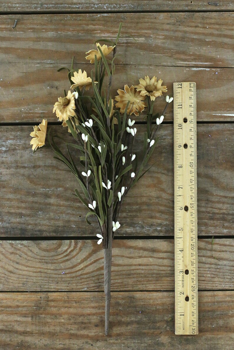 Daisy & Pip Berry Pick Tea Stain and Ivory 14 Inch Floral - Etsy