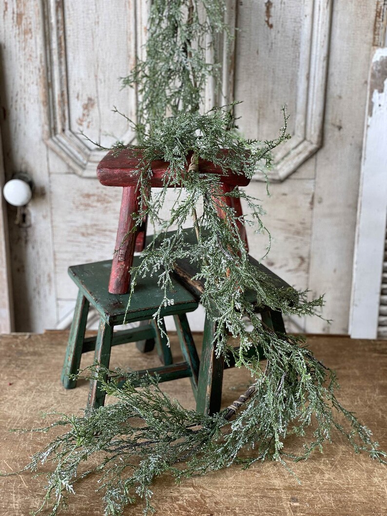 Christmas Garland, Iced Cedar 5 Foot Garland, Realistic Artificial ...