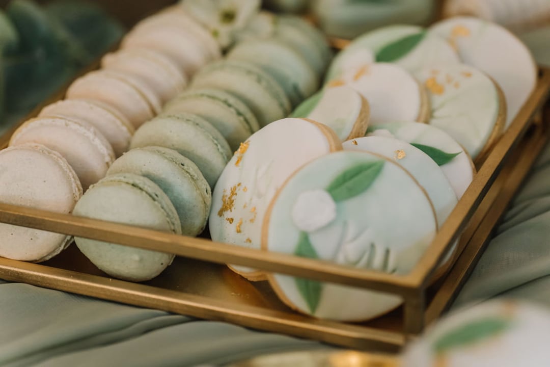 Macaron Display Metal Stand Weddings Birthday Party Table Centre Piece ...