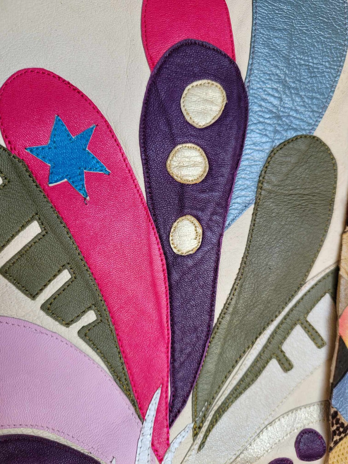COLOURFULL CAROUSEL .embroidered Leather Pack. Set, Beige, Pink and Red ...