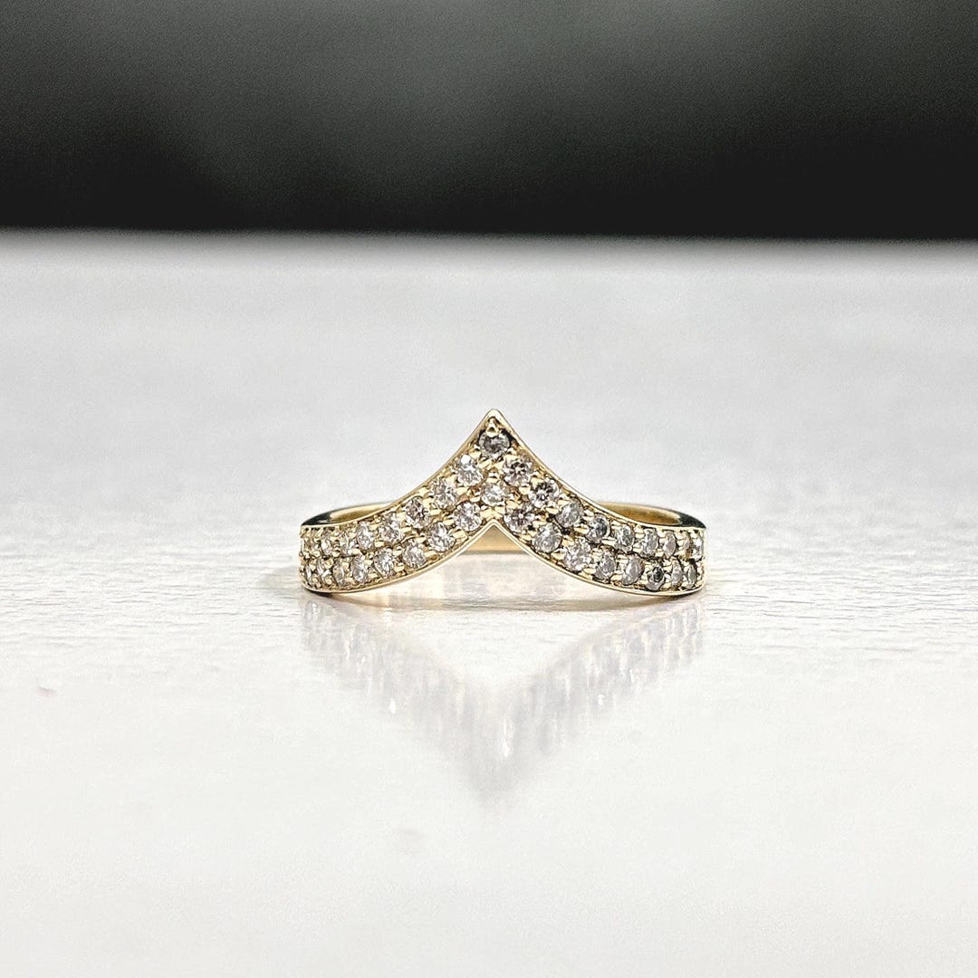 V Shape Diamond Ring in Solid Gold Chevron Design Lab Grown Diamond ...
