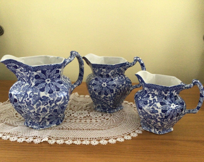 Antique Wood & Sons chung Pattern Set of Three Graduated Jugs. Antique ...