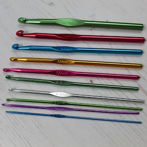 Coloured Crochet Hooks Aluminium Metal Bright Colours in 10 Sizes and ...