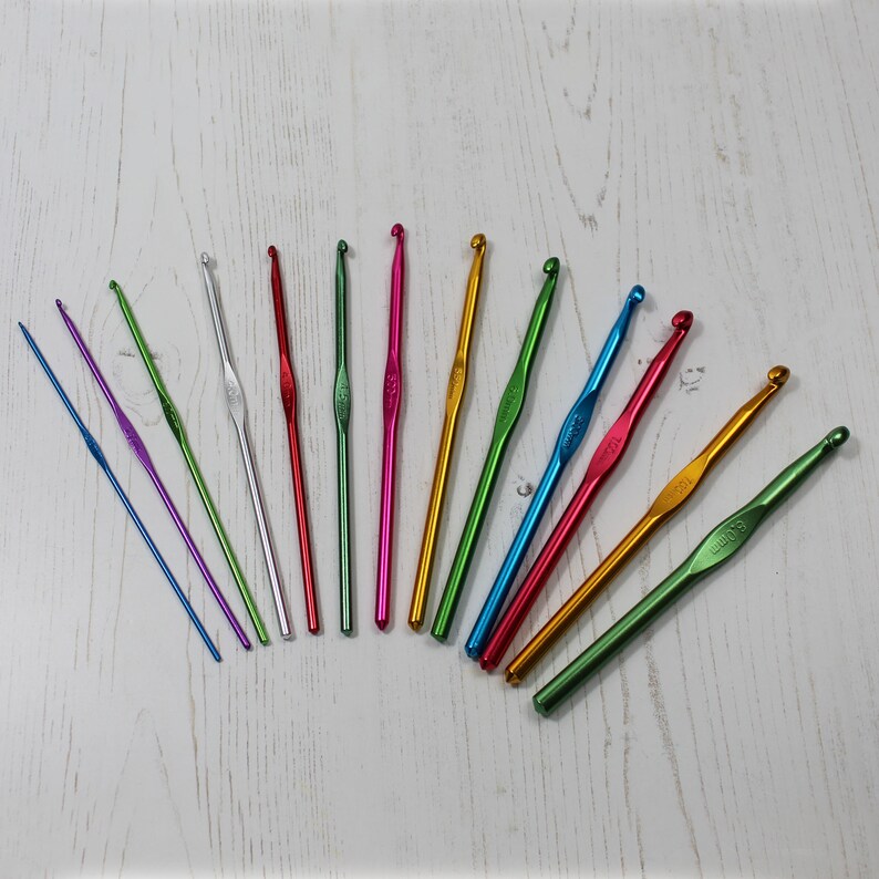 Coloured Crochet Hooks Aluminium Metal Bright Colours in 10 Sizes and ...