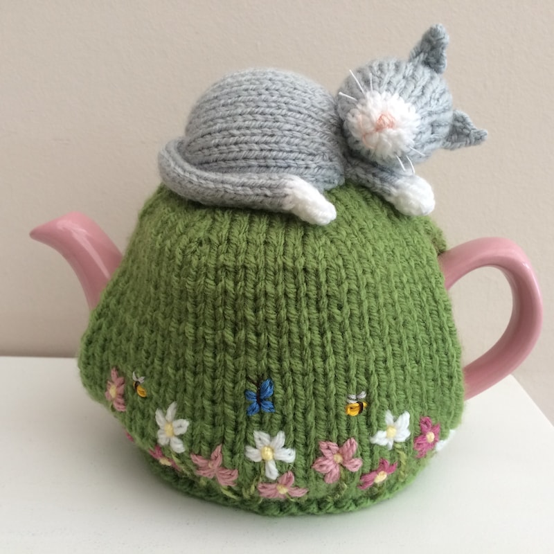 Cat Knitting on a Pot - Etsy UK