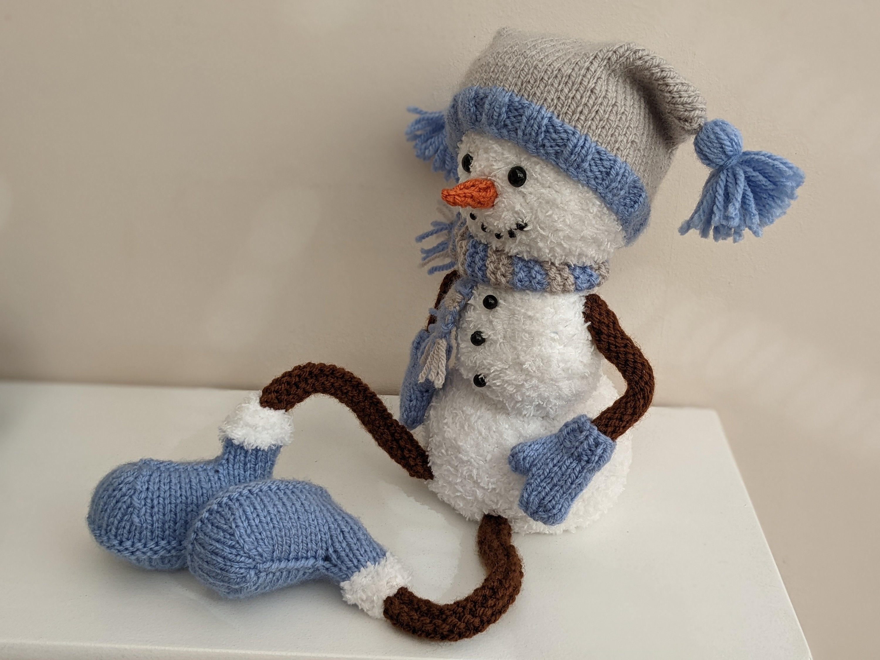 Knitting Pattern. PDF Digital Download . Snoel the Snowy Shelf Sitter ...