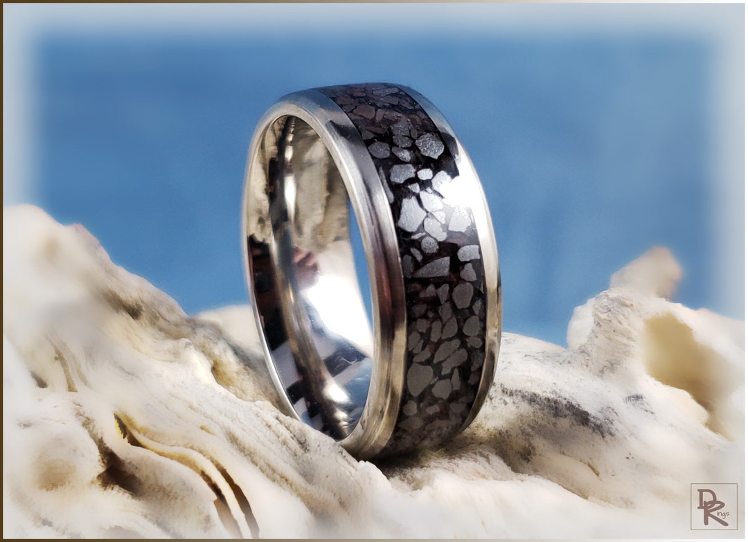 Titanium Channel Ring W/hematite Stone Inlay - Metal Ring - Etsy