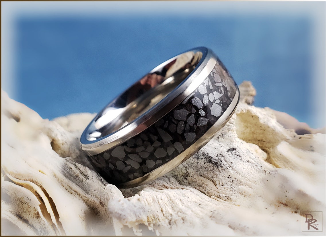 Titanium Channel Ring w/Hematite stone inlay | Etsy