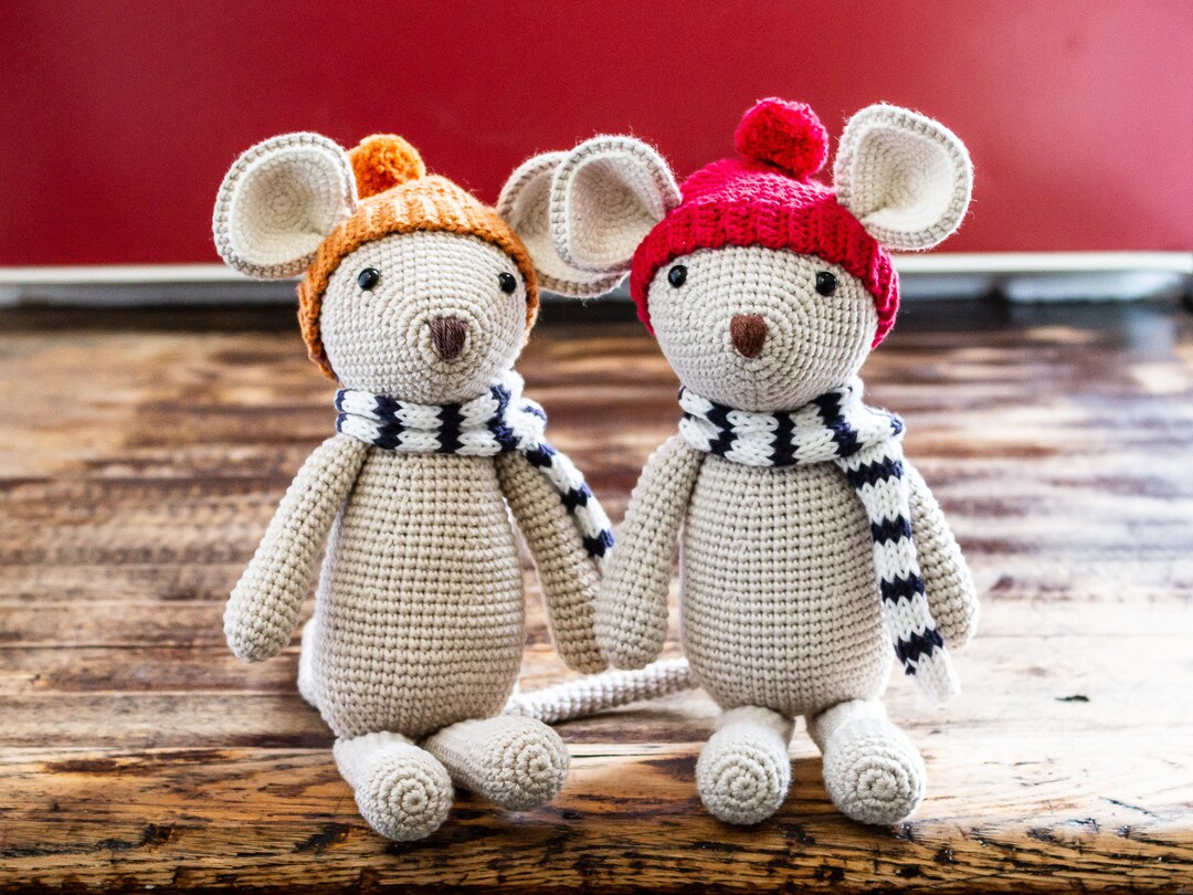Max the Mouse Crochet PDF Pattern / Christmas Crochet Pattern / Crochet ...
