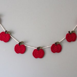 Harvest Apple Bunting Crochet Pattern / Fall Apple Crochet PDF / Autumn ...