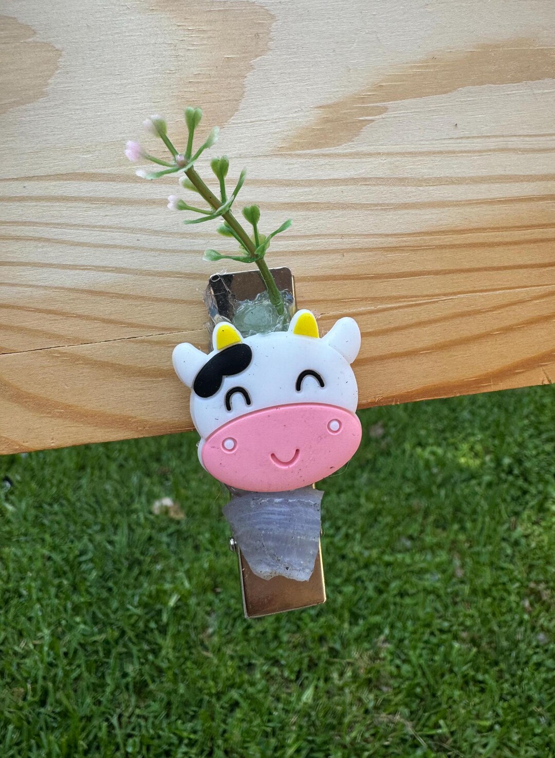 Crystal Cow Sprout Vertical Sprout 1/1 - Etsy