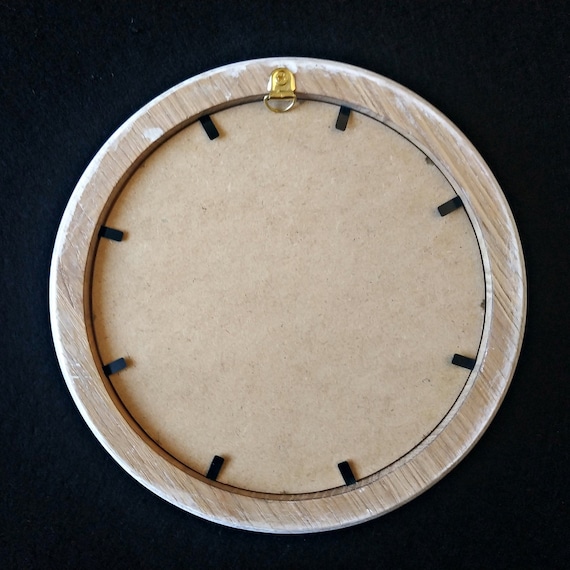 White Round Picture Frame