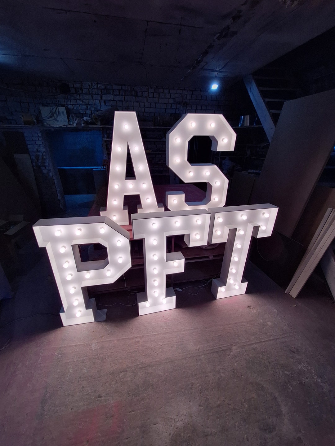 Volumetric Light Retro Letters, Light up Letters & Numbers, Letters ...