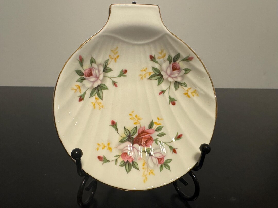 Royal Windsor Fine Bone China Shell-shaped Ring Trinket Dish With ...