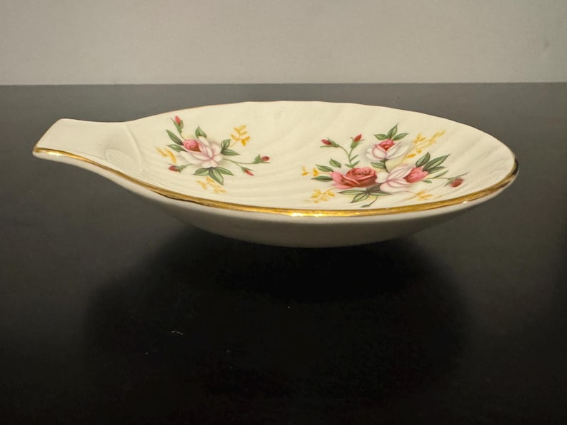 Royal Windsor Fine Bone China Shell-shaped Ring Trinket Dish With ...