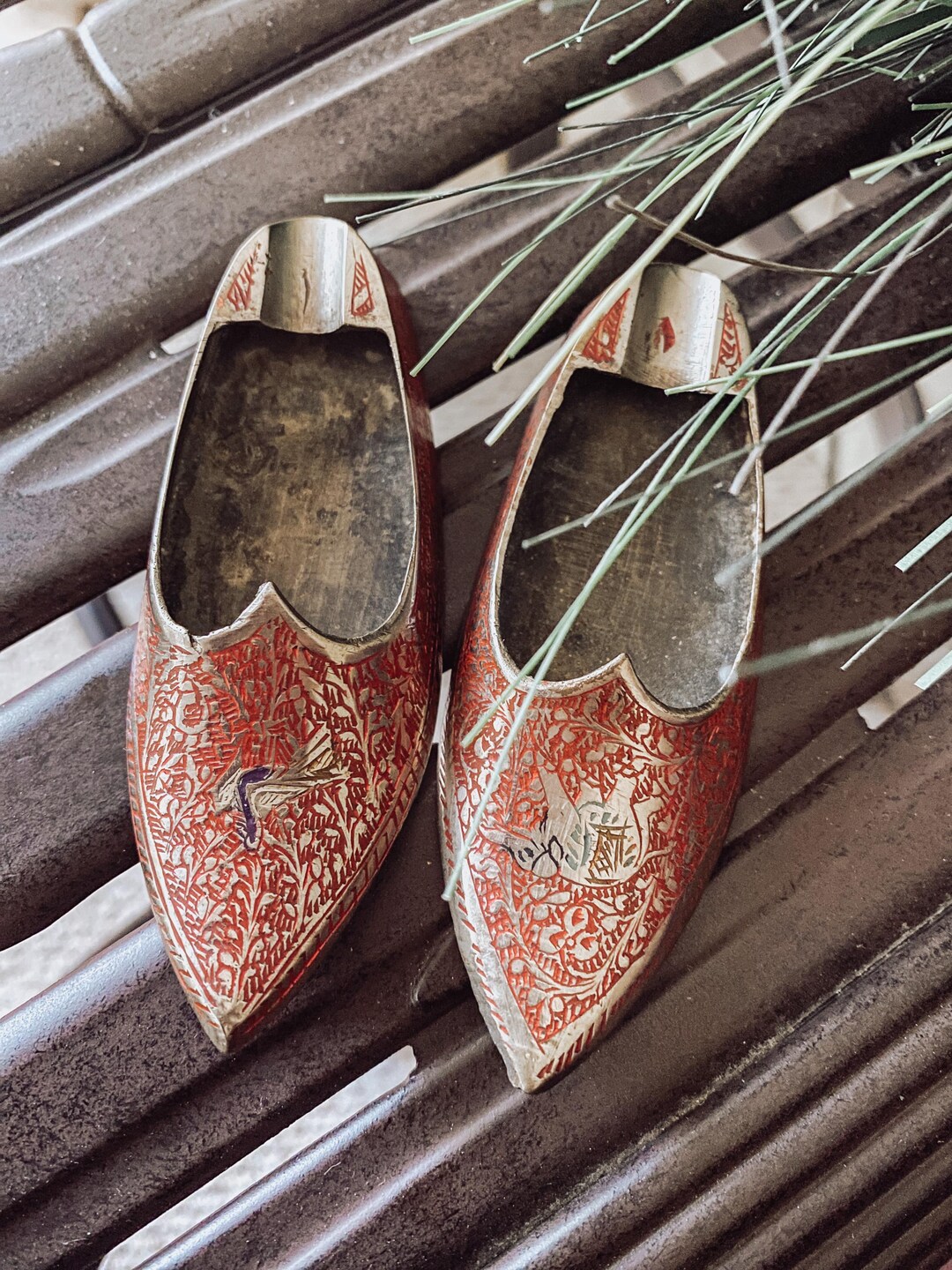 Ashtray Vintage Slipper Shoe Engraved Brass Ashtrays, Small Red Shoe ...