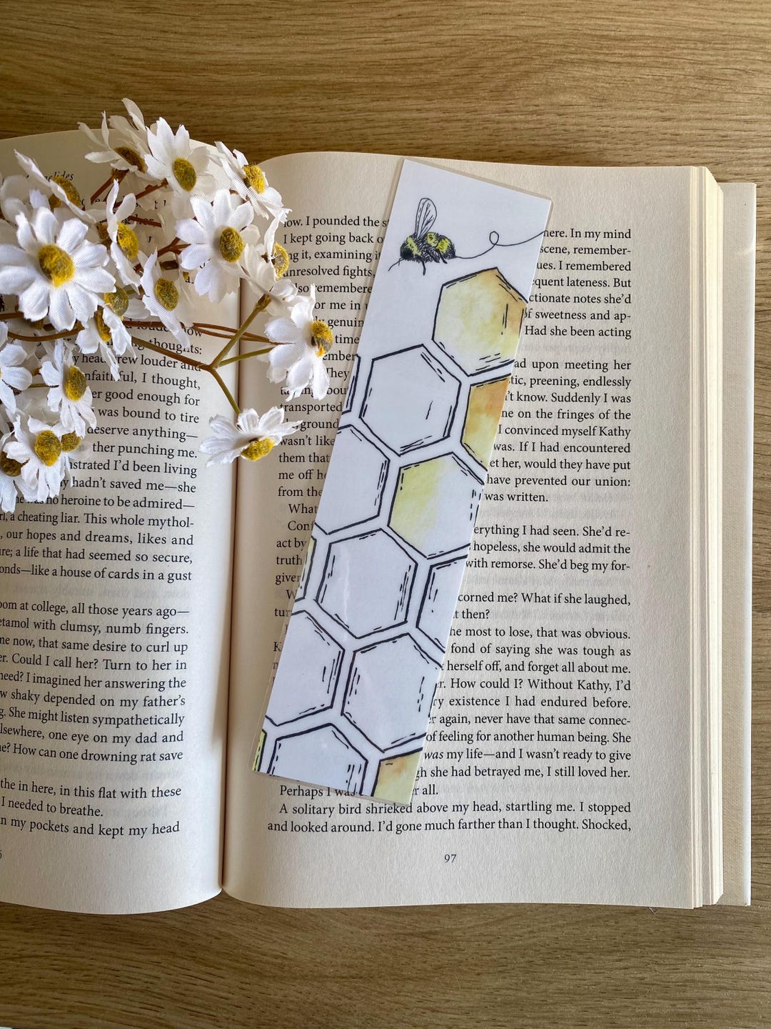 Handmade Honeycomb Bee Laminated Bookmark, Single-sided Flower Bookmark ...