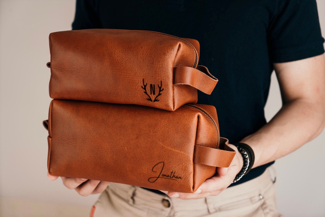 Personalized Leather Toiletry Bag - Custom Groomsmen Gift for Stylish ...