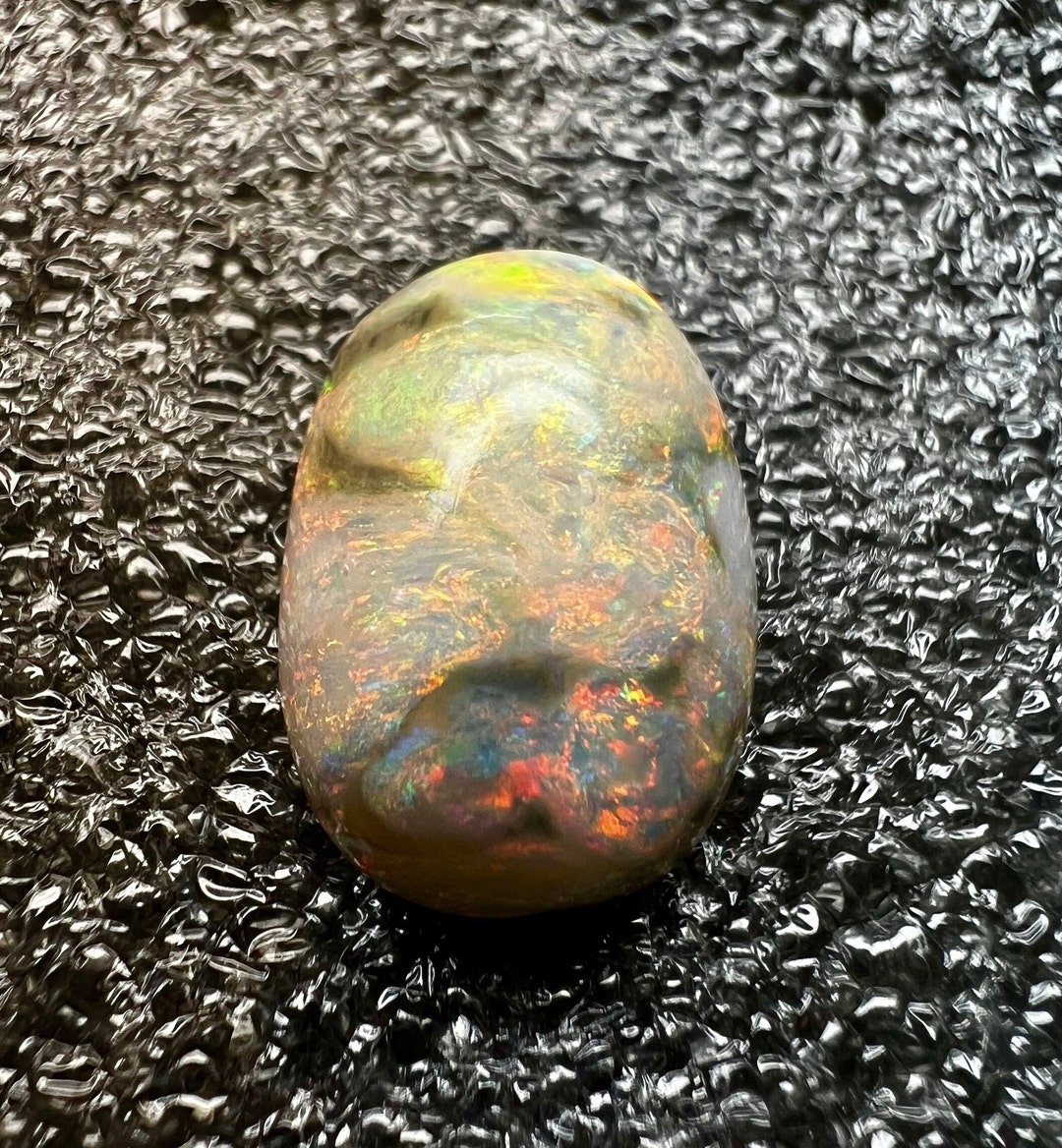 Australischer Opal lose Edelstein, 8.80 Crt, 18x13x7 MM. Top-Qualität ...