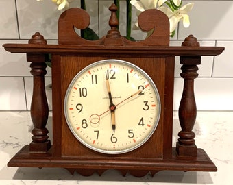 Early American Clock - Etsy