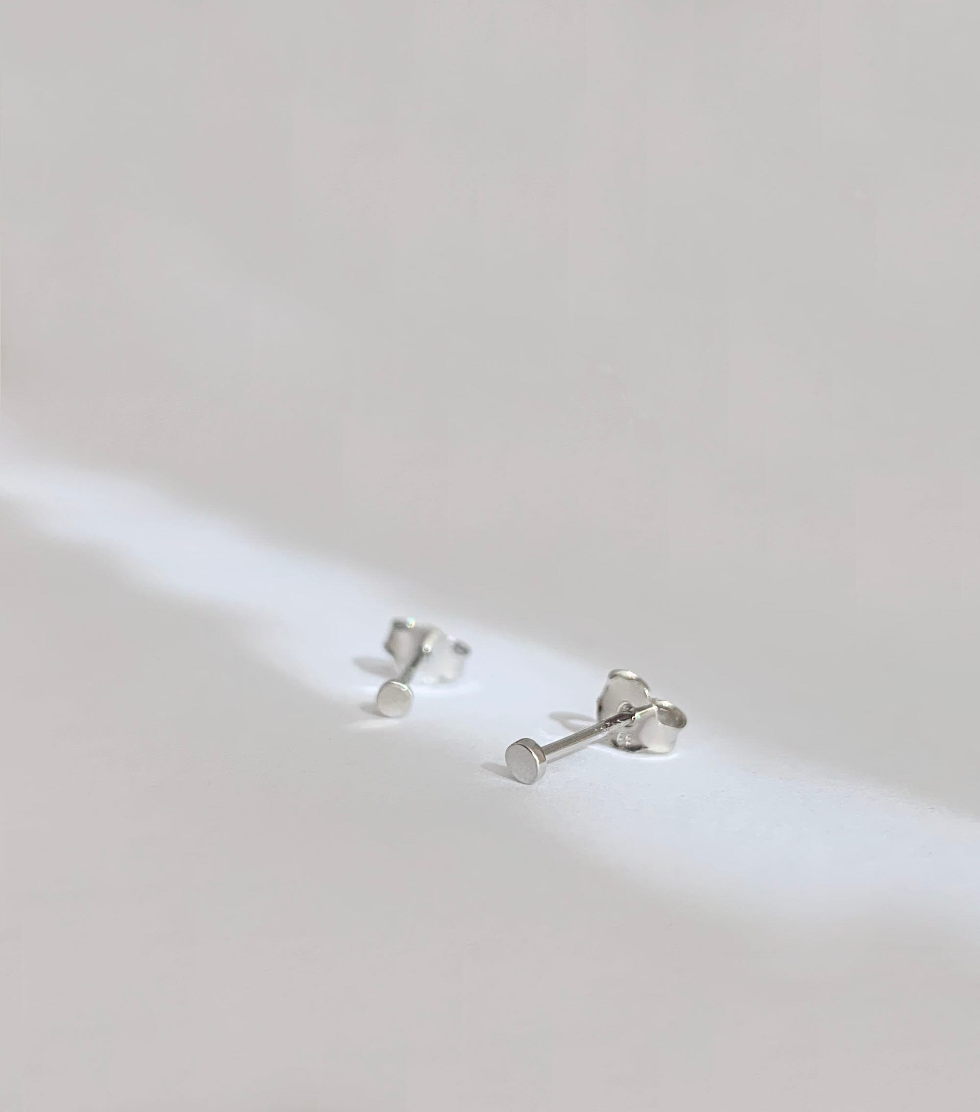 Dainty Disc Studs Flat Circle Stud Earrings Silver Gold - Etsy Canada