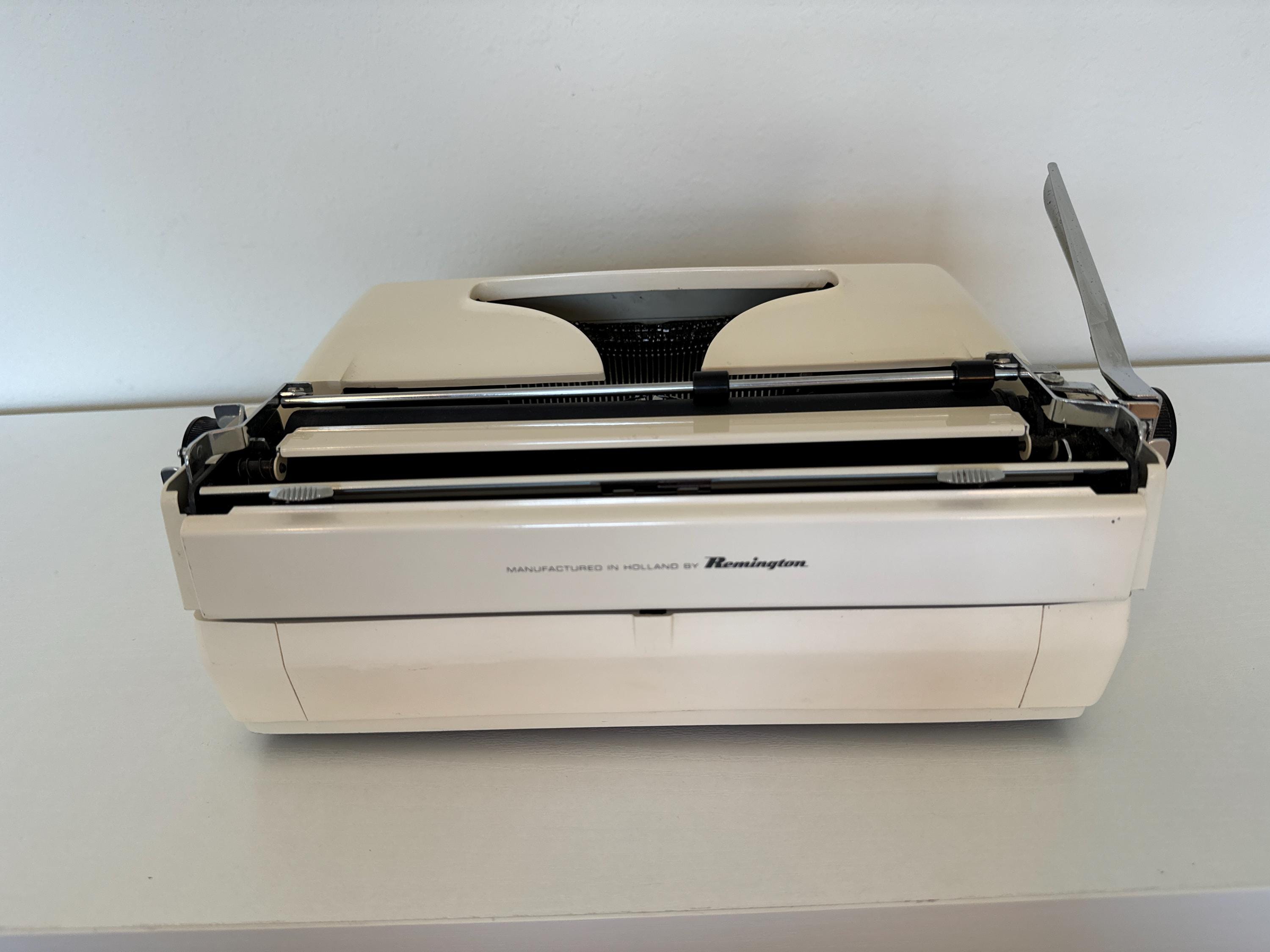 1970's Vintage Remington Ten-forty Manual Typewriter Working White - Etsy