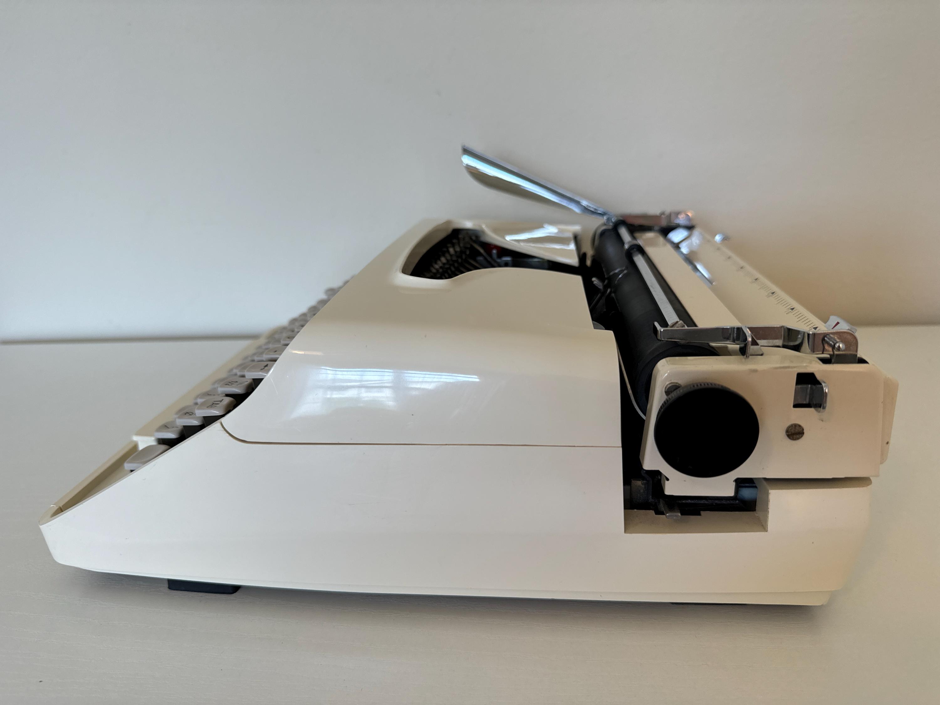 1970's Vintage Remington Ten-forty Manual Typewriter Working White - Etsy