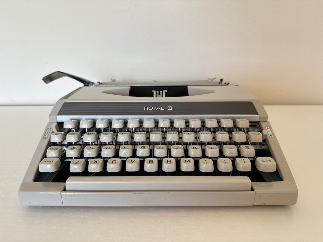 Vintage 1970's Royal Mercury Ultra Portable Typewriter | Great ...