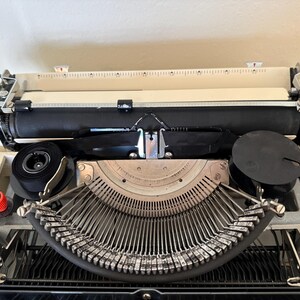 1970's Vintage Remington Ten-forty Manual Typewriter Working White - Etsy