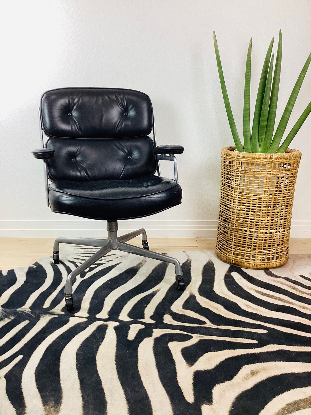 Vintage EAMES Black Leather TIME LIFE Desk Chair by Herman Miller - Etsy
