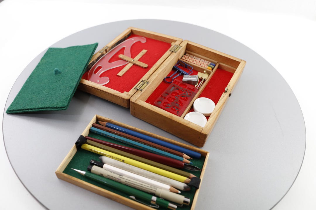 Artist Paint Drawing Box Wooden Vintage Case With Tray Inside Traces of ...