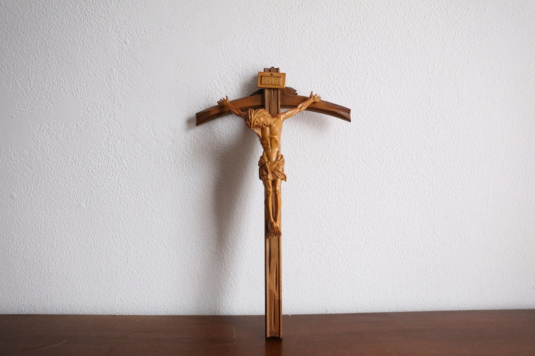 Wooden Crucifix With Resin Jesus Statue, 25cm Home Altar Wall Hanging ...