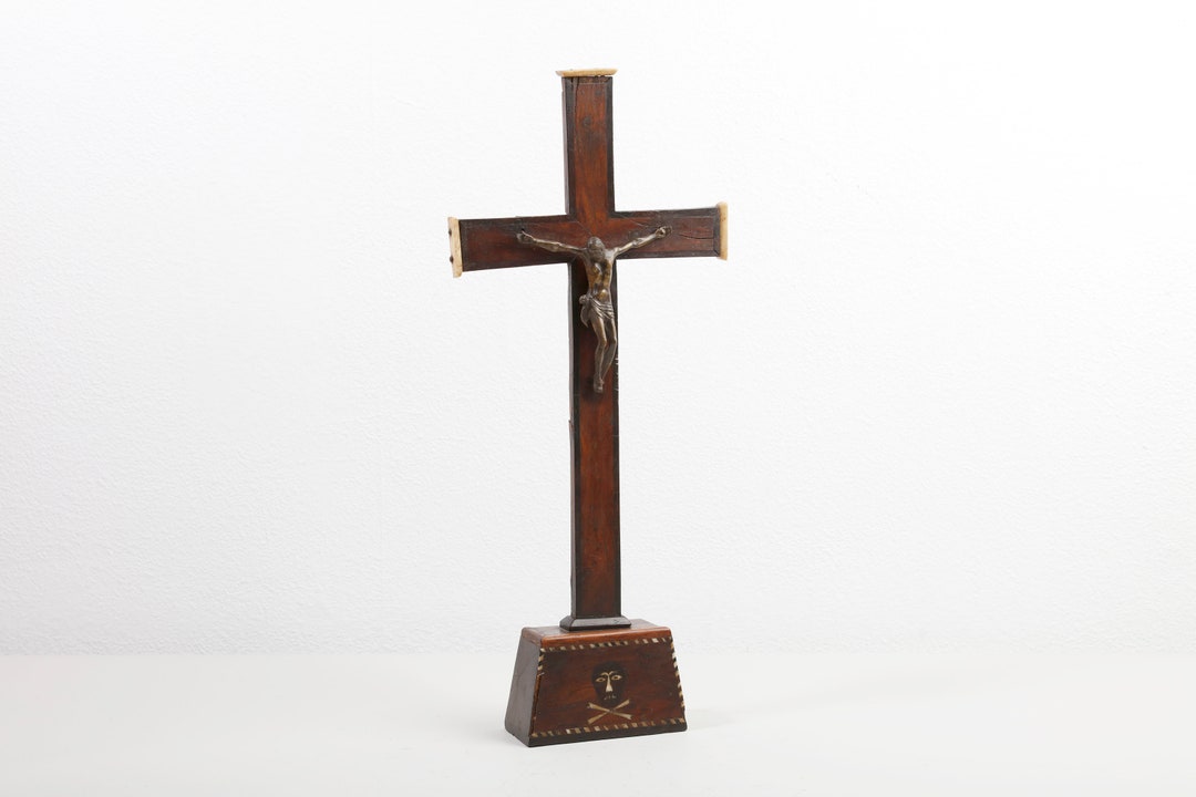 Standing Wood Crucifix With Metal Jesus Figure and Skull and Bones ...