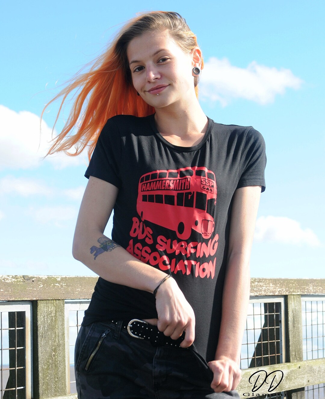 Bottom T Shirt Rik Mayall Tee BUS SURFING ASSOCIATION T-shirt Unisex ...