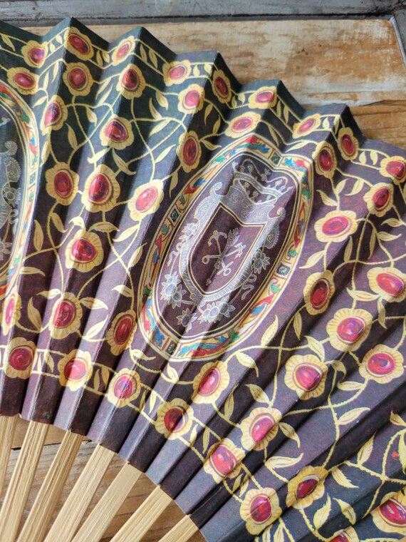 Vintage Chinese Hand Held Paper Fan. Old Paper Fan - Gem