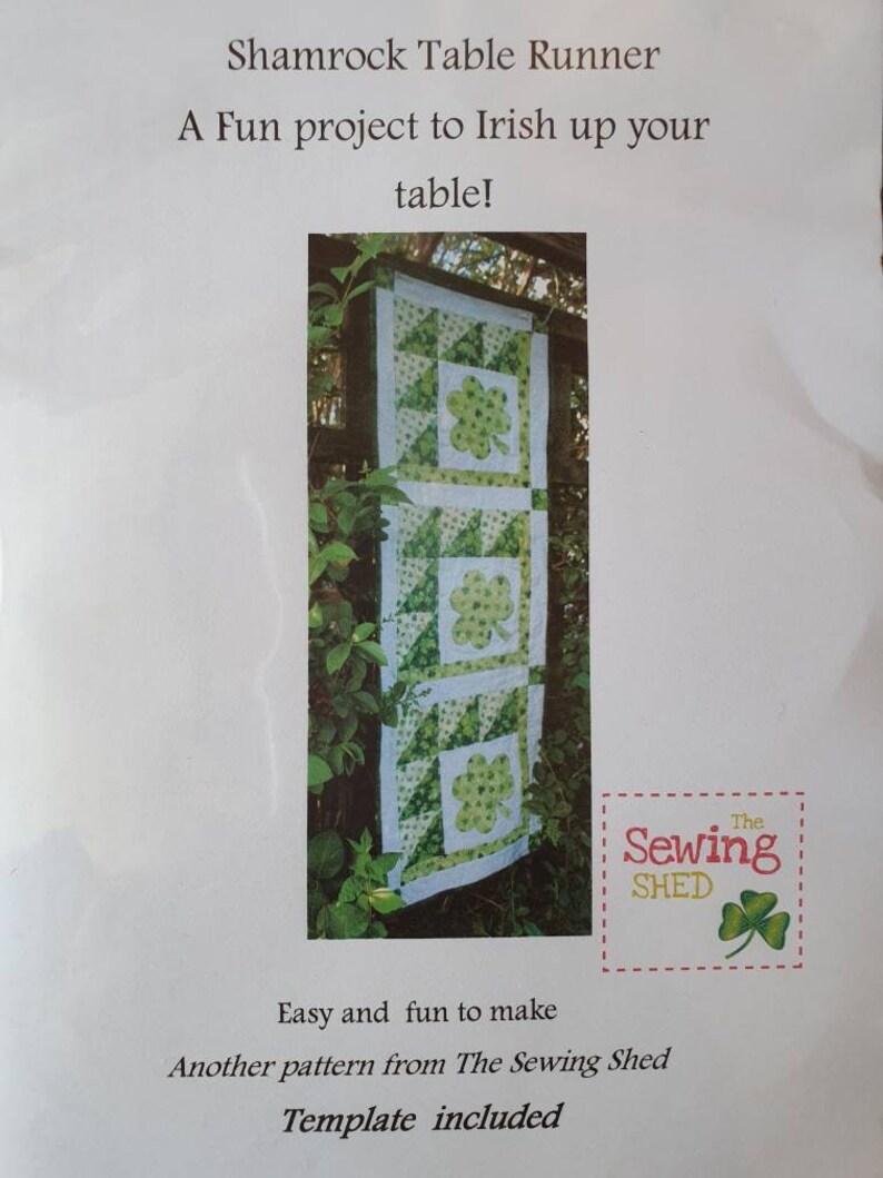 Irish shamrock table runner Pattern with full size wooden | Etsy