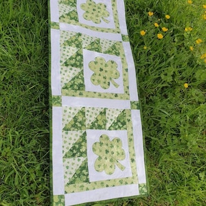 Irish Shamrock Table Runner Pattern With Full Size Wooden - Etsy