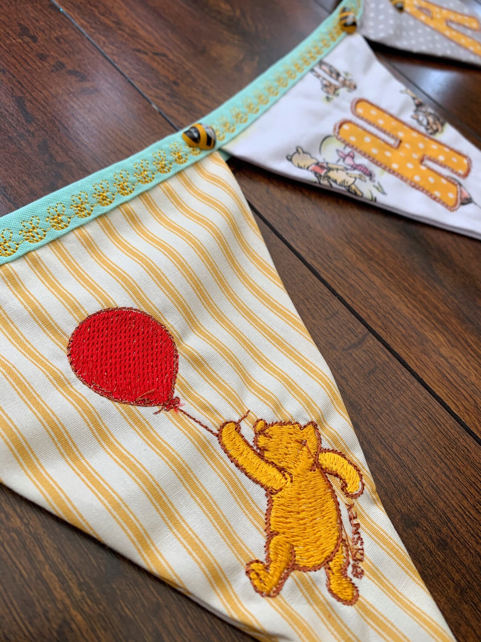 Classic Winnie the Pooh Themed Bunting With a Special Touch - Etsy