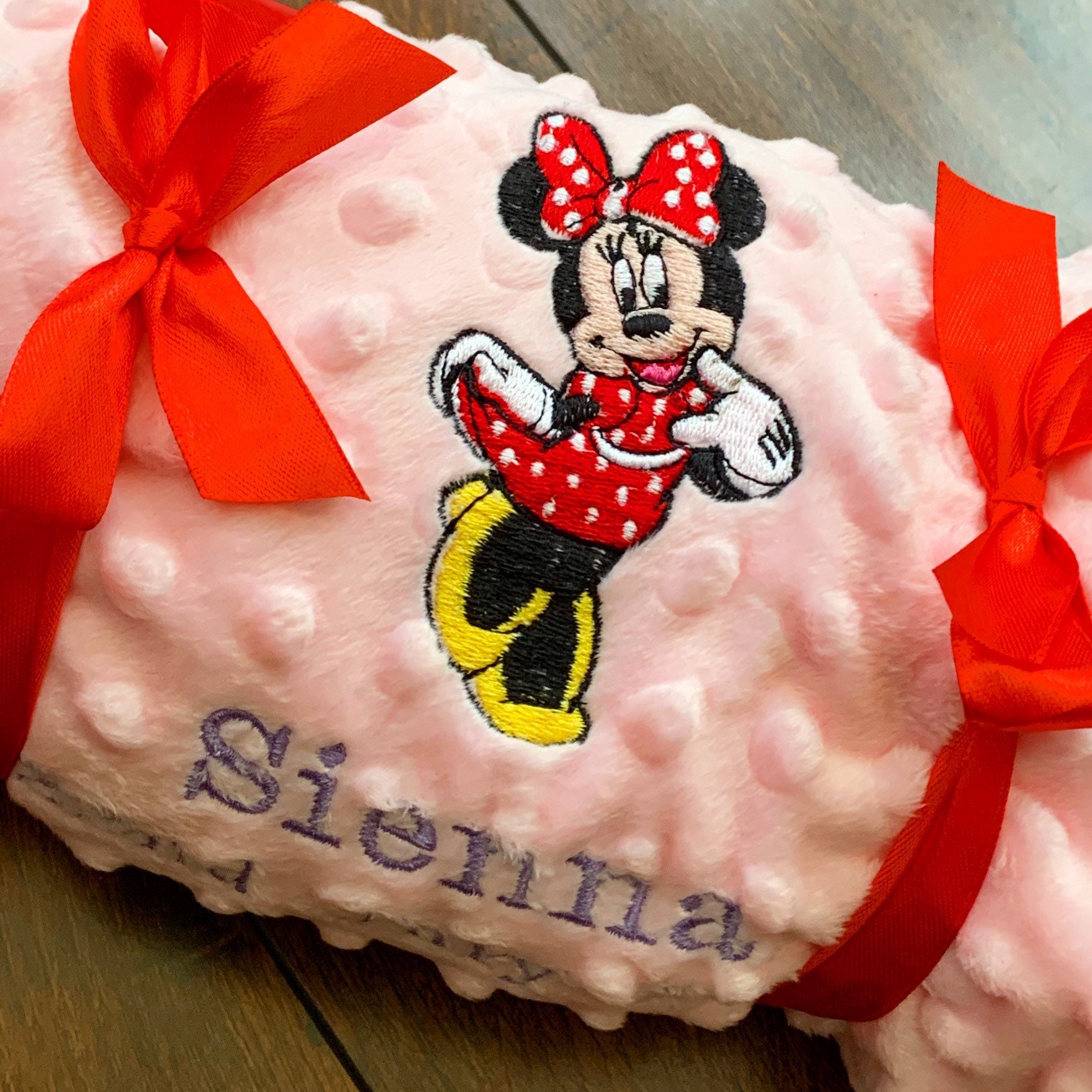 Minnie Mouse personalised Baby Blanket - Etsy 日本