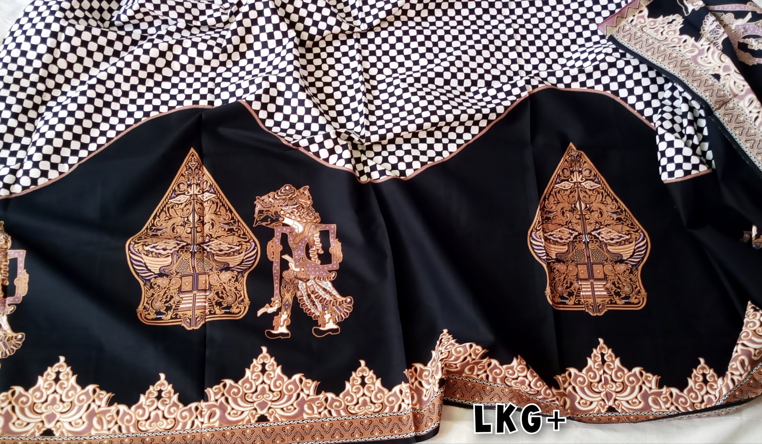 Wayang Batik Sarong/ Indonesian Batik Fabric/ Wayang Pattern Batik ...