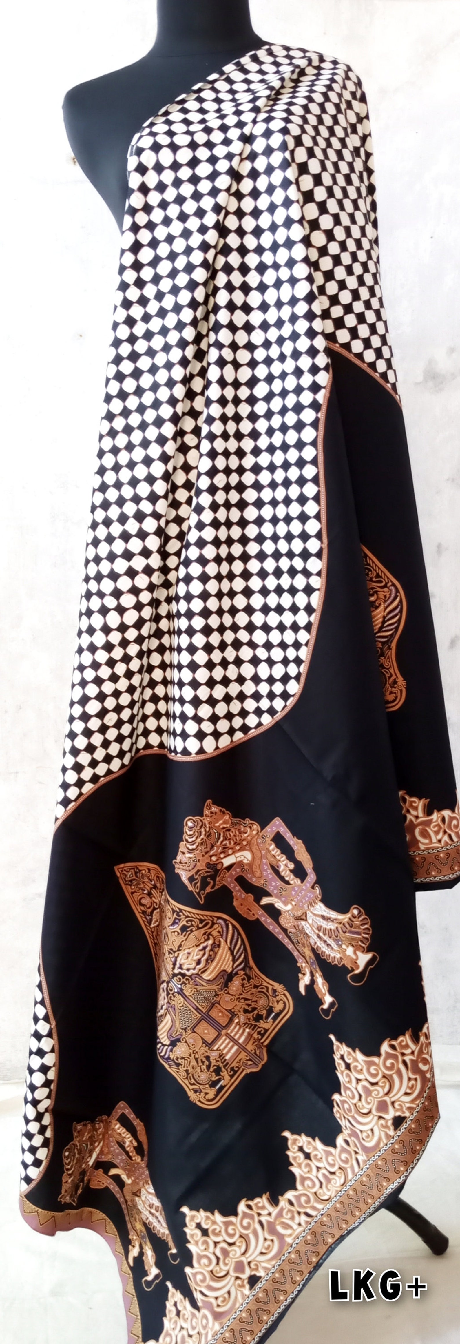 Wayang Batik Sarong/ Indonesian Batik Fabric/ Wayang Pattern Batik ...