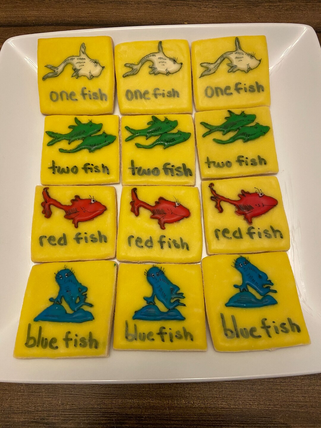 One Fish Two Fish Red Fish Blue Fish Cookies | Dr. Seuss Cookies ...
