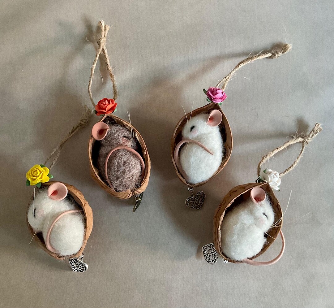 Needle Felted Sleeping Mouse, Walnut Shell, Hanging Ornament - Etsy