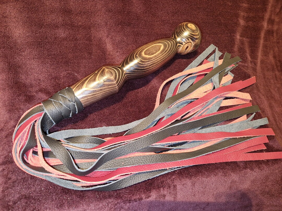 BDSM Flogger Made of Genuine Leather RED/BLACK With 40 Stripes - Etsy
