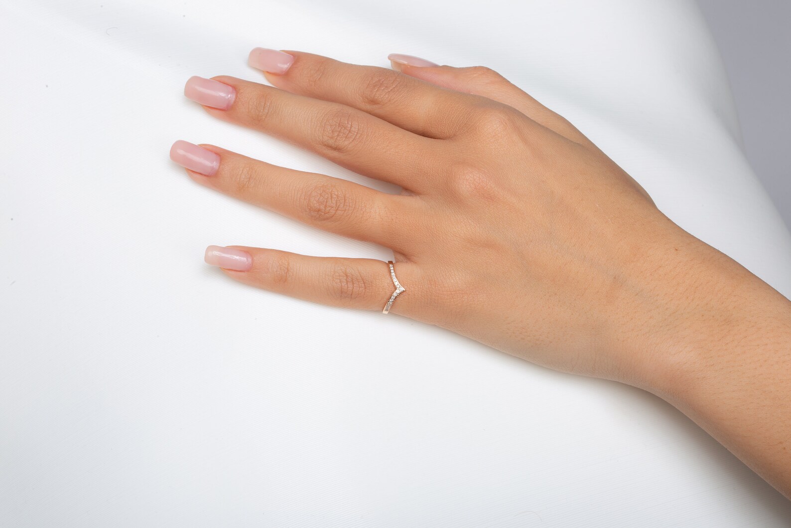 V Ring With Round Diamond in 14k Gold / Diamond V Ring / Chevron Ring ...