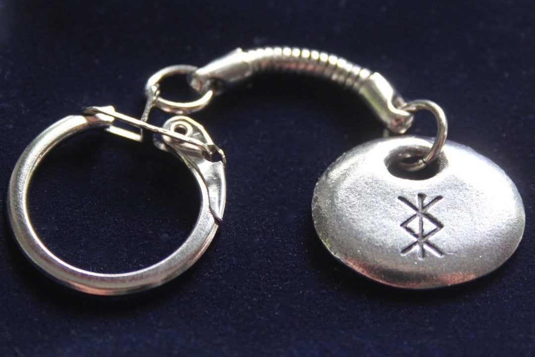 Viking Protection Rune Keyring With Gift Pouch - Etsy