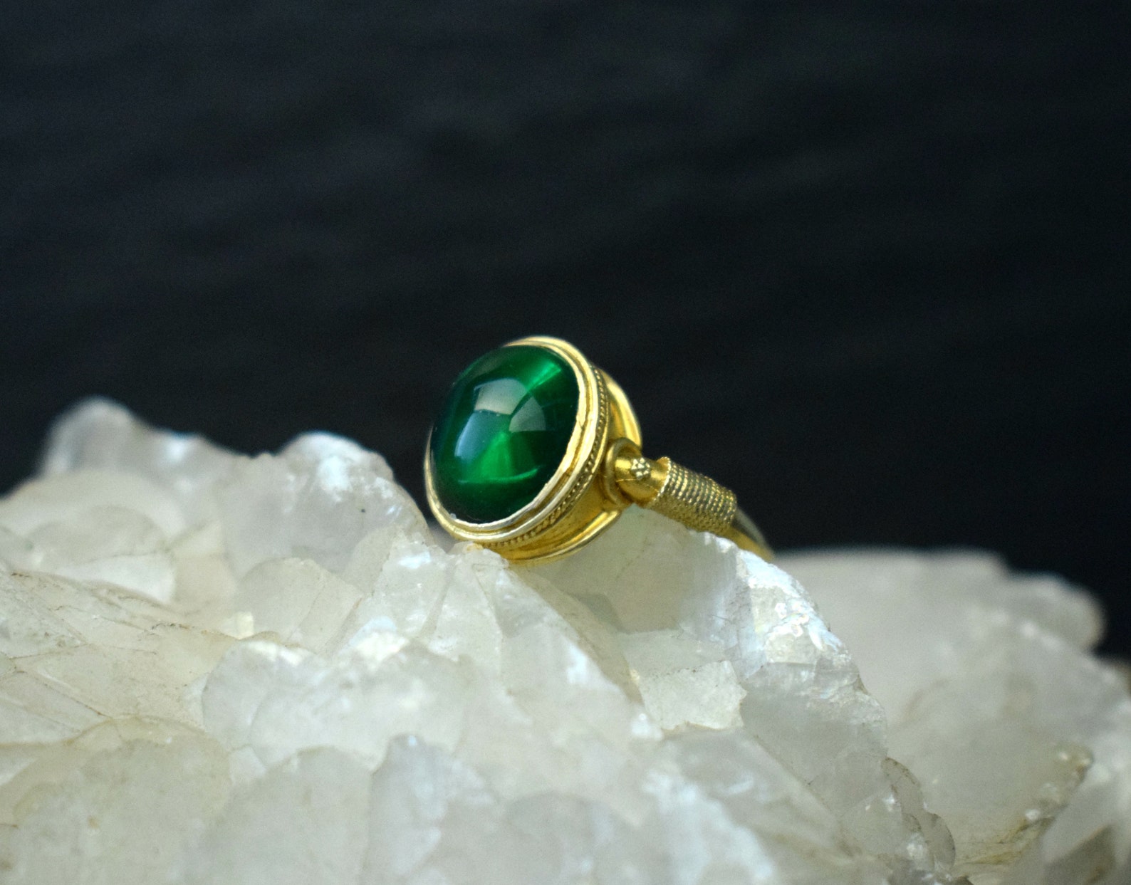 Green crystal ring Gold rings Signet ring Womens gemstone ring | Etsy